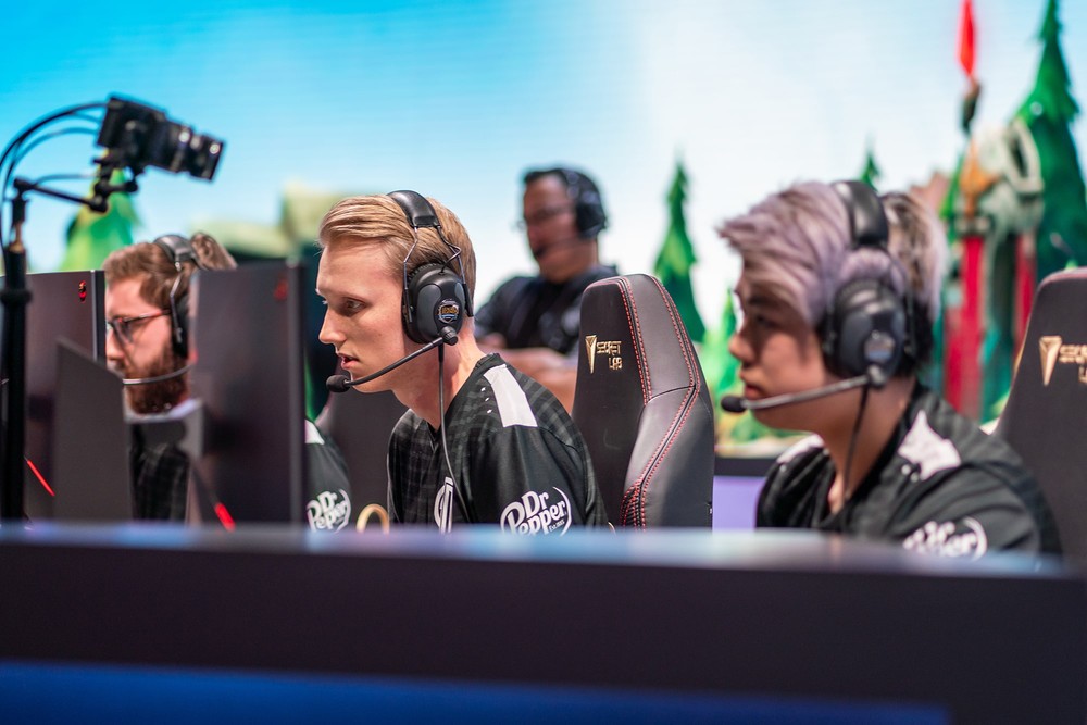 League of Legends esports x Secretlab chairs | Secretlab US